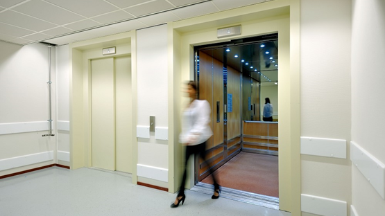 KONE Liften en Roltrappen, Gevelliftinstallaties en Deursystemen ...