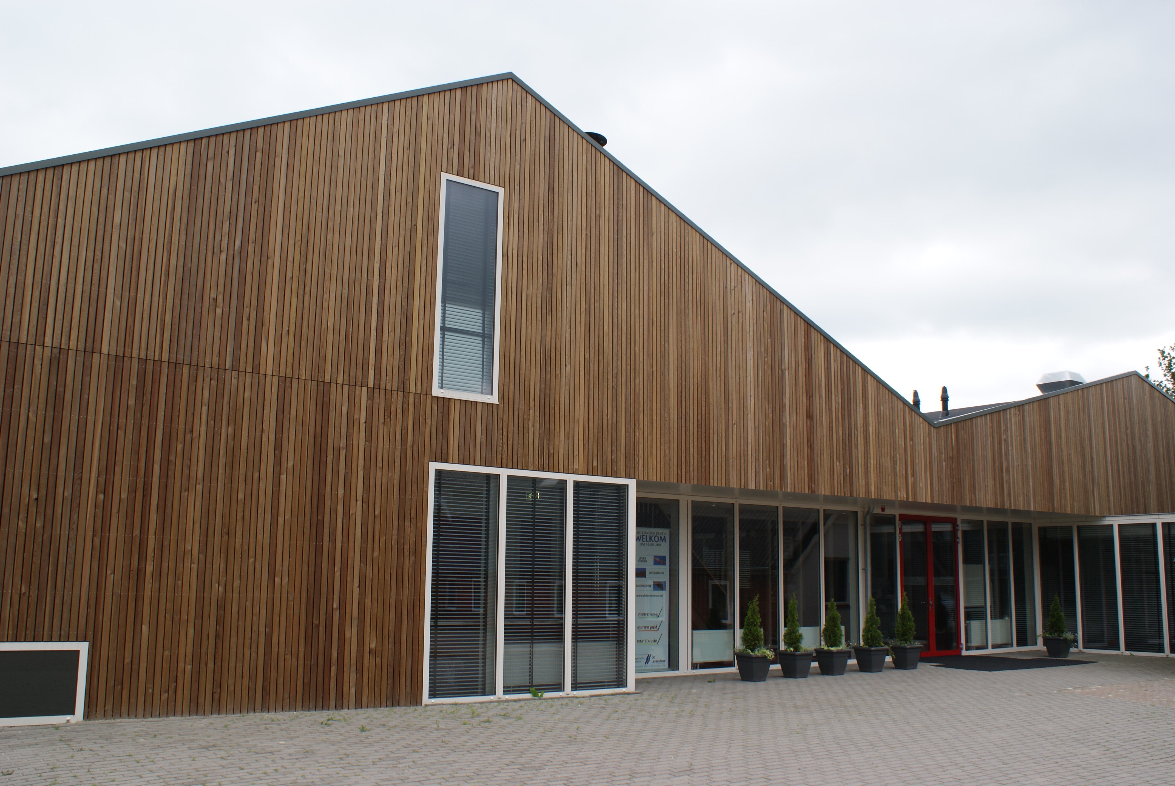 Foreco Dalfsen | WaxedWood® Siberisch Lariks - Levendige gevelbekleding ...
